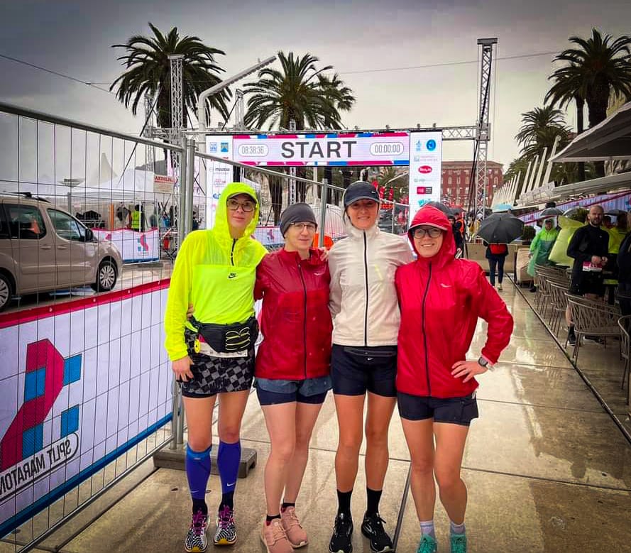 Valerija Šimić, Jasna Plemeniti i Vesna Janković na 23. "Split Maratonu ...