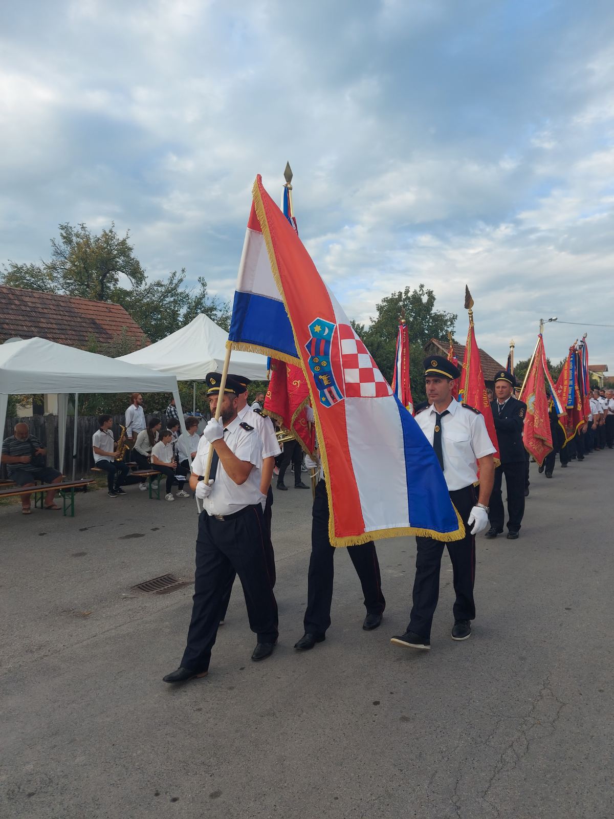 DVD Markovac Našički proslavio svojih 100 godina vrijednog rada - Radio ...