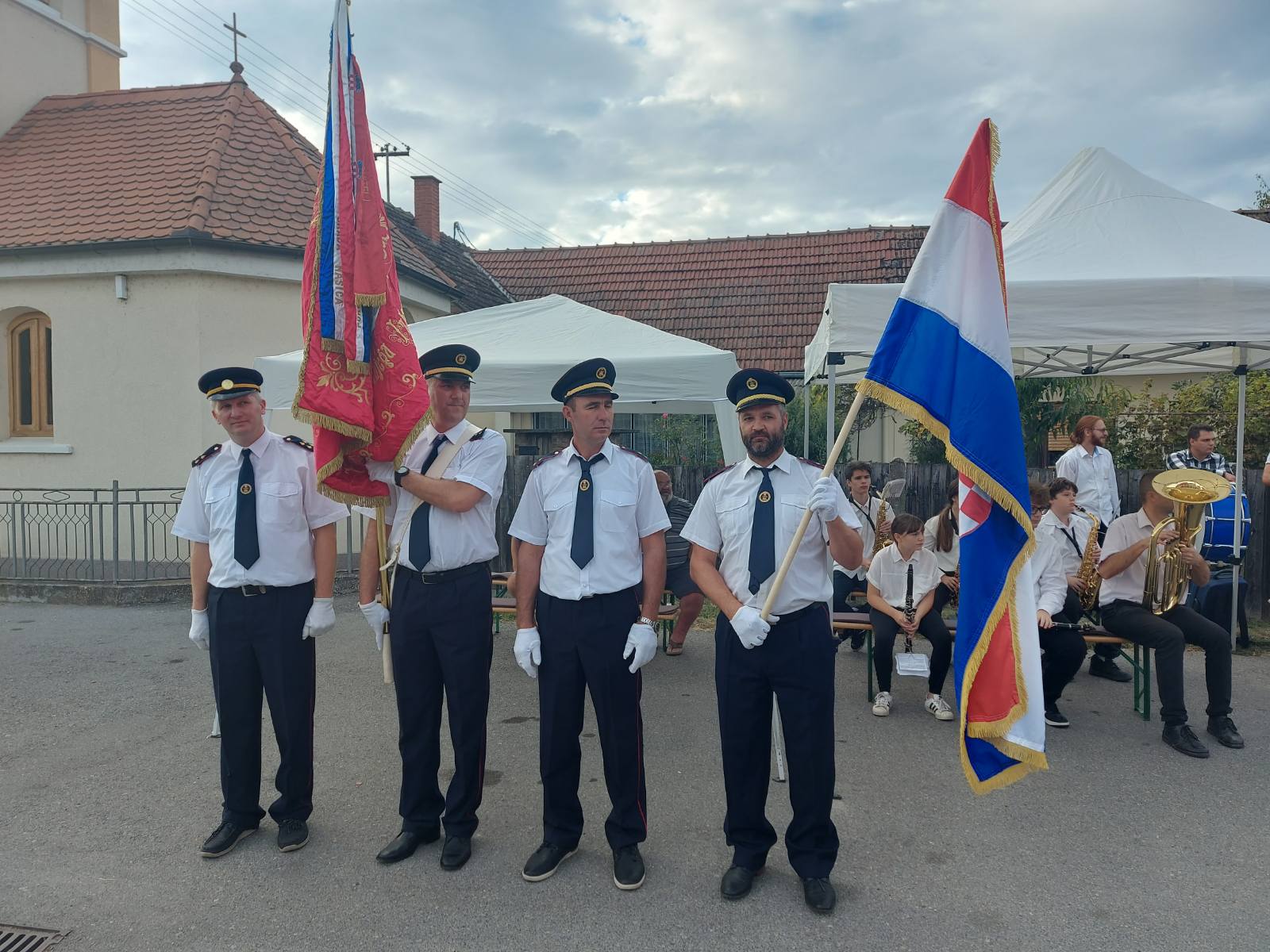 DVD Markovac Našički proslavio svojih 100 godina vrijednog rada - Radio ...